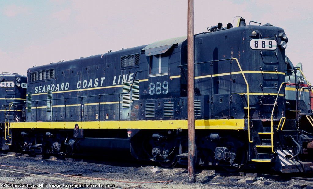 Seaboard Coast Line GP7's #889 & 966, power for the Wadley (AL) Turn (SCL trains 588/587),